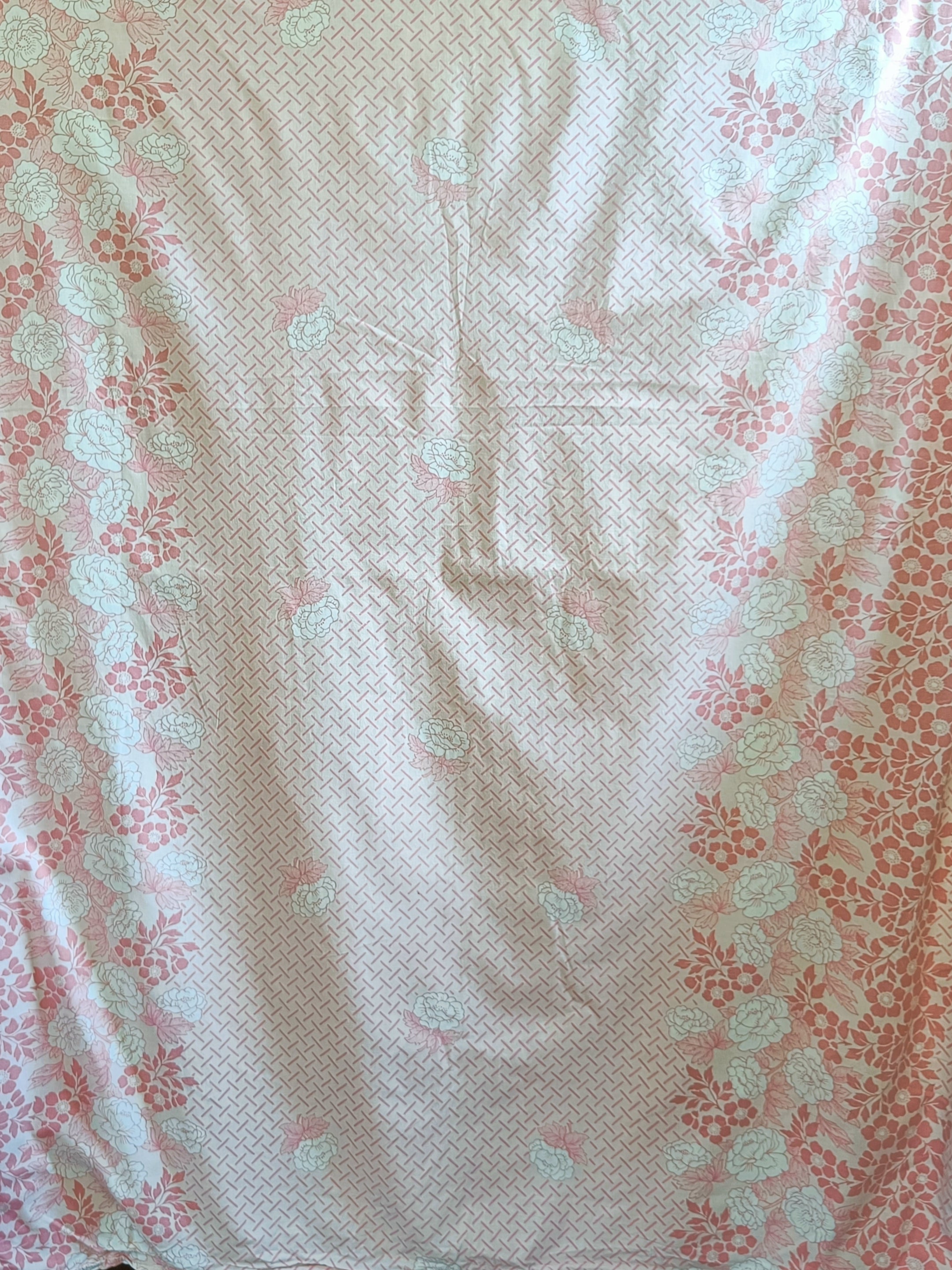 Making Sheet Happen Kangas mittatilaukseen kukkapalkit sivuilla – MakingSheetHappen